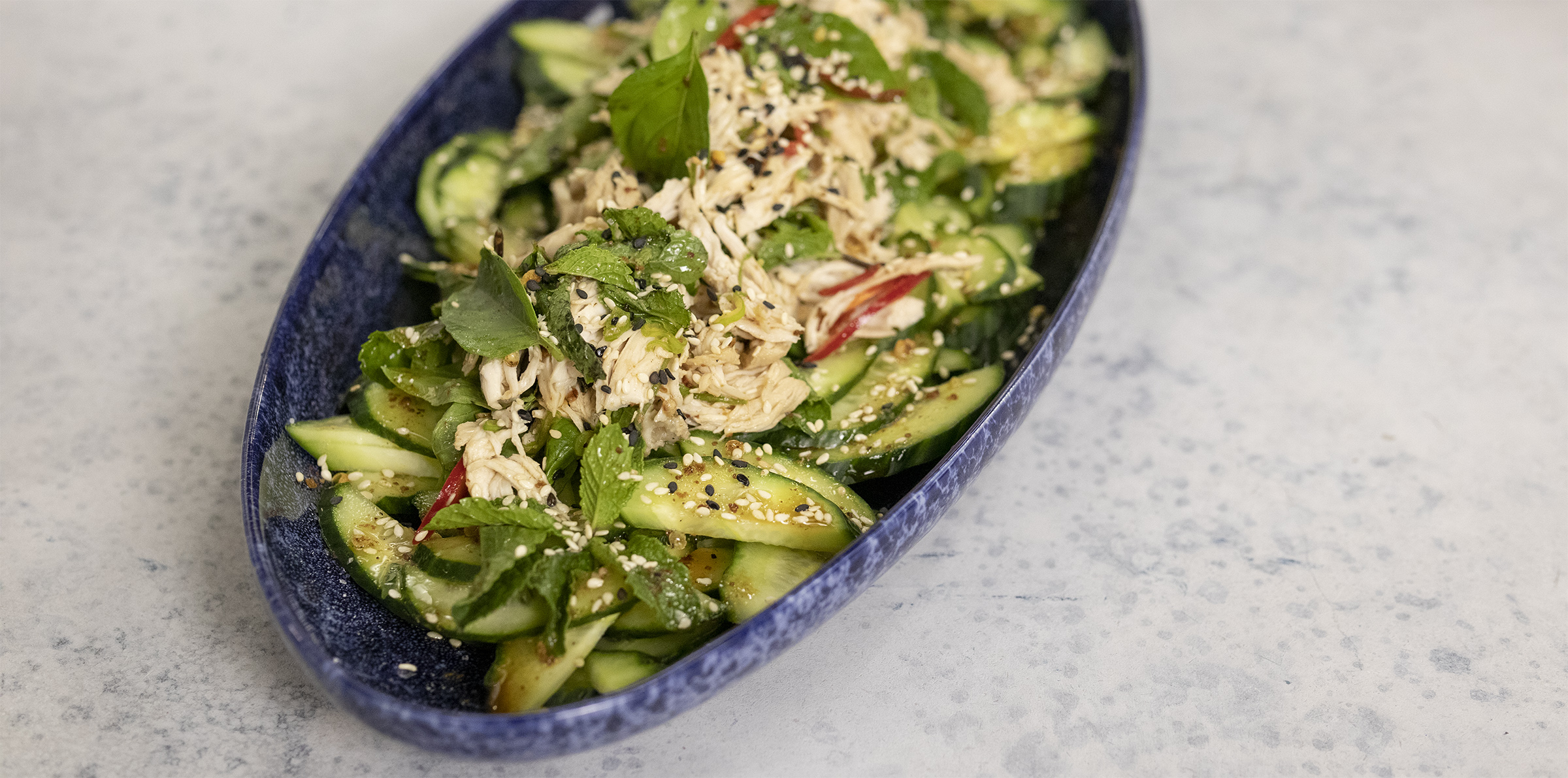 Δροσερή σαλάτα αγγούρι με κοτόπουλο – Κουζίνα: Μαζί με τον Ανδρέα και ...